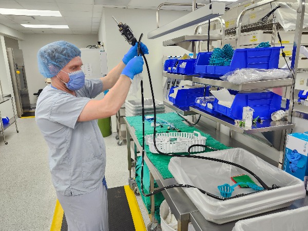 Une nouvelle salle de retraitement des endoscopes au Centre hospitalier ...
